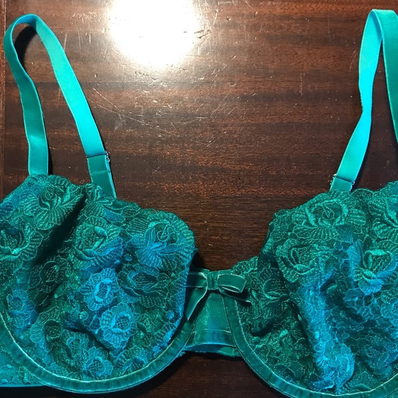 Victoria's Secret | Intimates & Sleepwear | Worn Once Inside Emerald ...